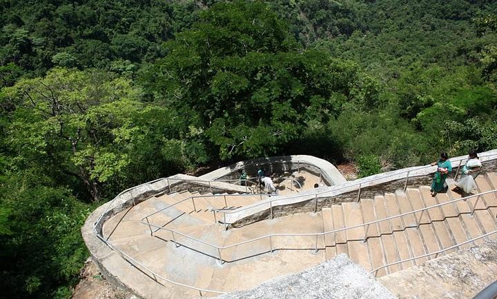 Tamilnadu Tourism: Agaya Gangai Waterfalls, Kolli Hills