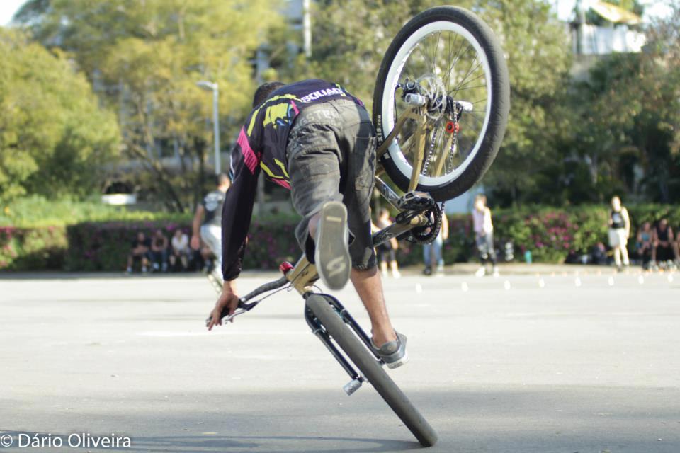 Stunts of Bicycle ''Wheeling Bike''