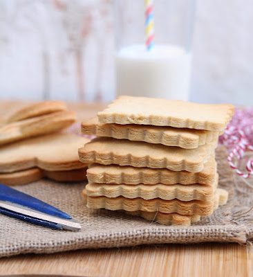 FoodAce: Vanilla "Love" Biscuits