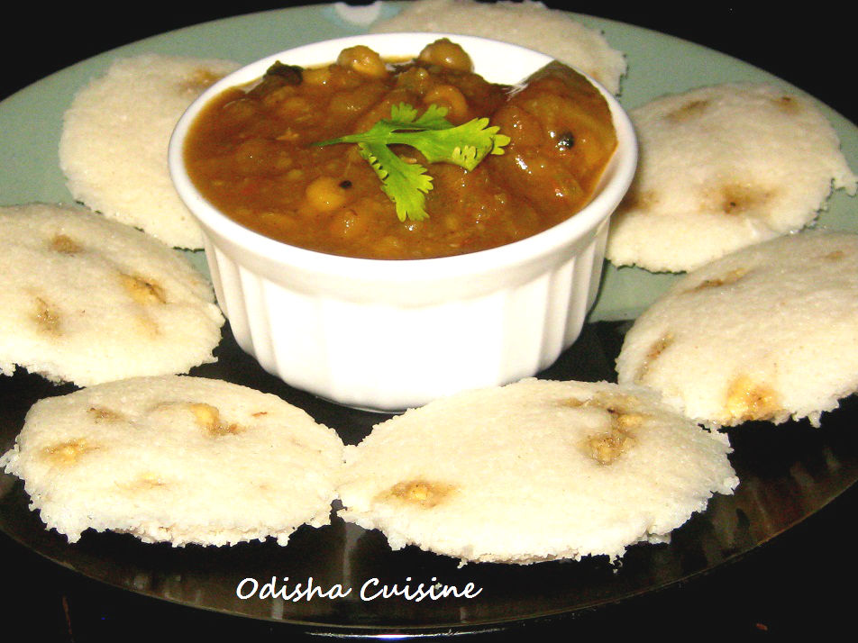Odisha Cuisine: Coconut Paneer Stuffed Sweet Idli (Pura Dia Idli)