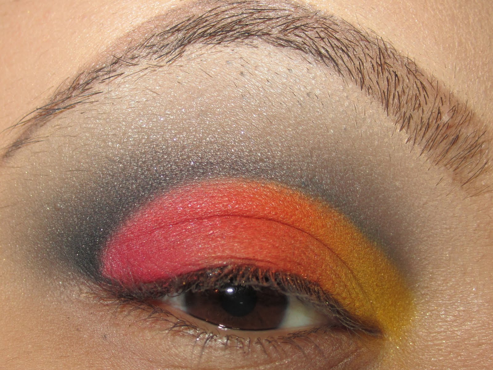 TINAMARIEONLINE: Tutorial: How to Cut Your Crease