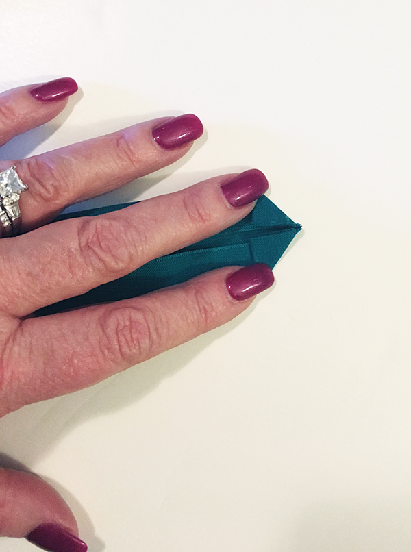 Harlequin Hearts Bunting Free Tutorial Using the Cricut Maker | The ...