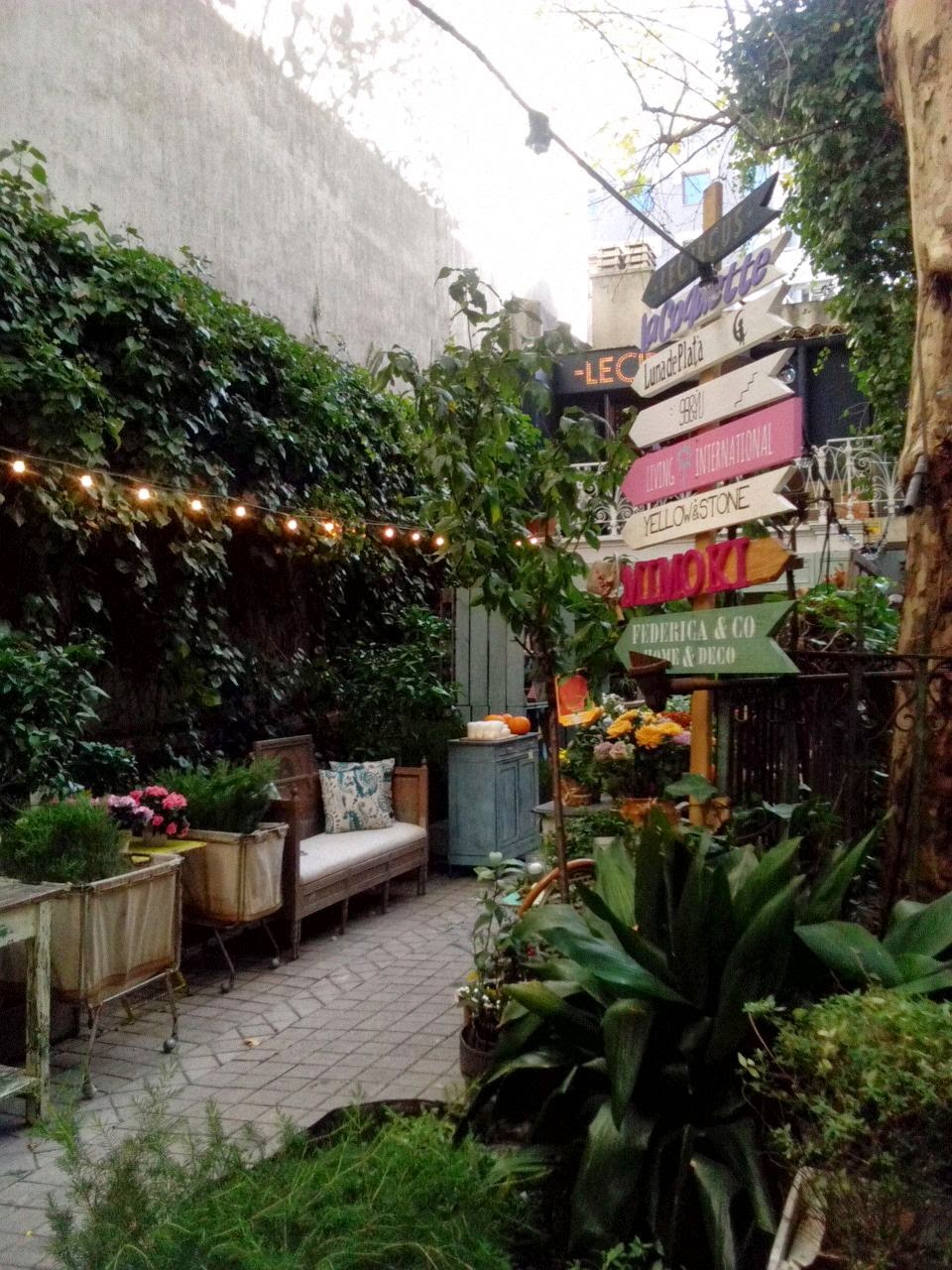 Neo arquitecturaymas: De tiendas por Madrid: patio de manzana en Calle ...