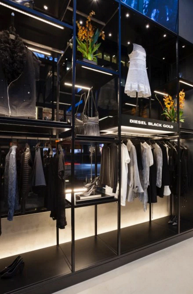 :: Alexandra Proaño 3D - Green Pear Diaries ::: Diesel inaugura una ...