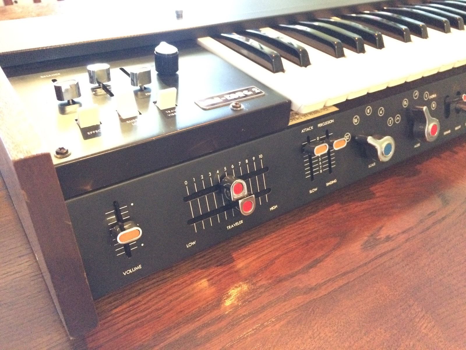 MATRIXSYNTH: Korg MiniKorg-700s Vintage Synthesizer with Original Case