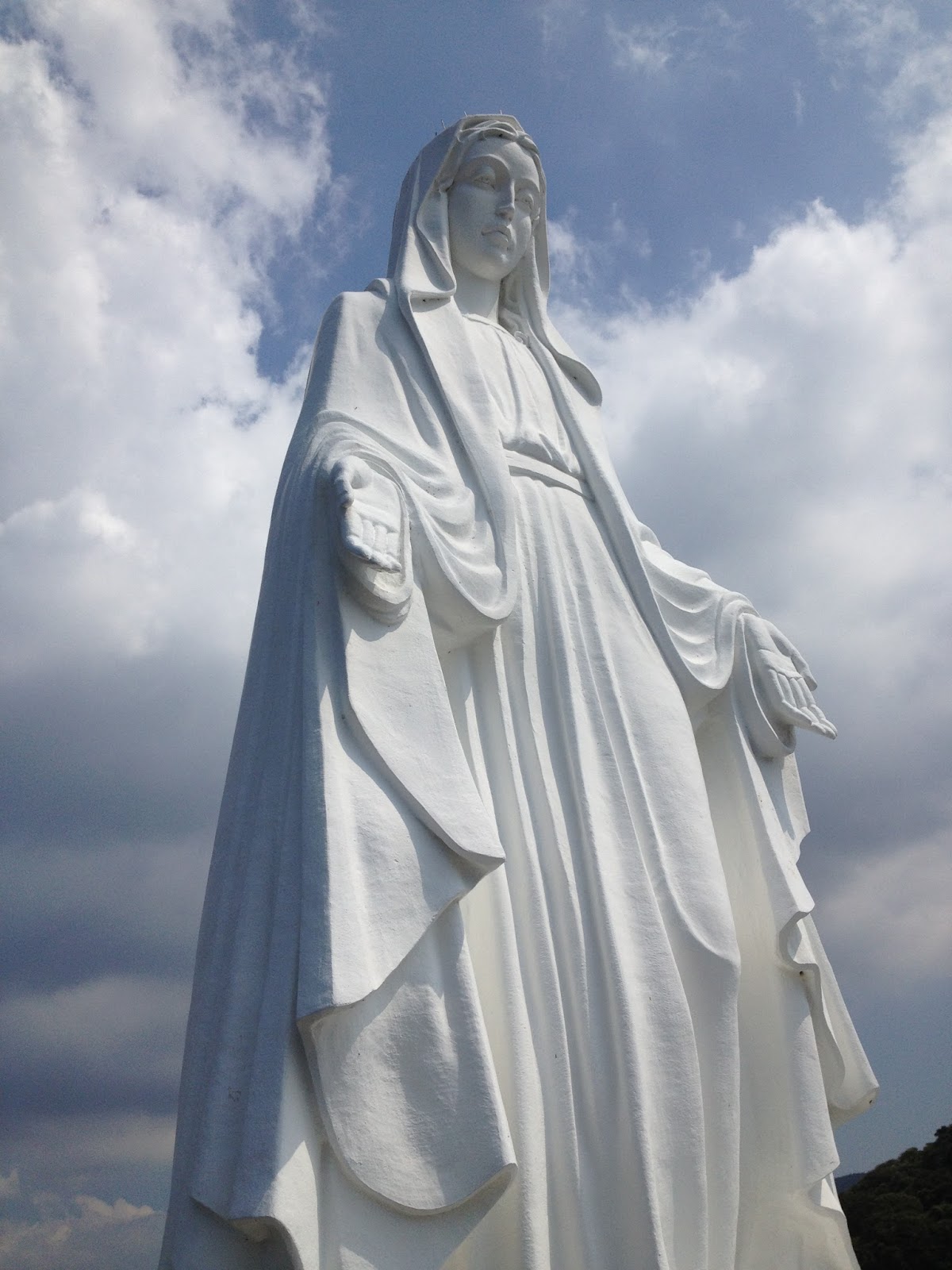 Dream Tours Japan: Maria Statue: Nagasaki City