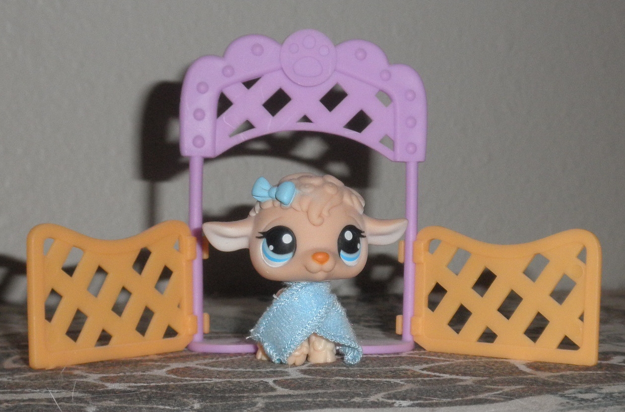 Collectomania: LPS Lambs