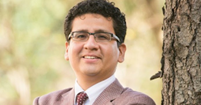 MALETA DE LIBROS: Entrevista a LUIS SOLÍS