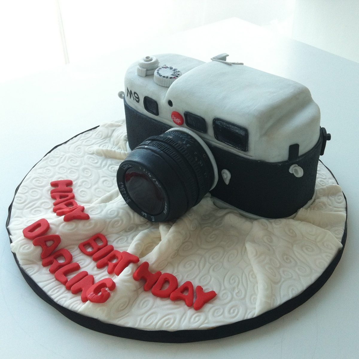 TeaRoom by Bel Jee: Leica Camera Cake