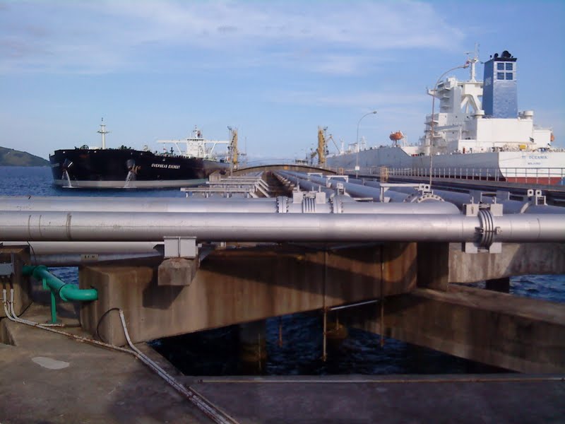 Navios em Santos: TI Oceania operando em Angra dos Reis