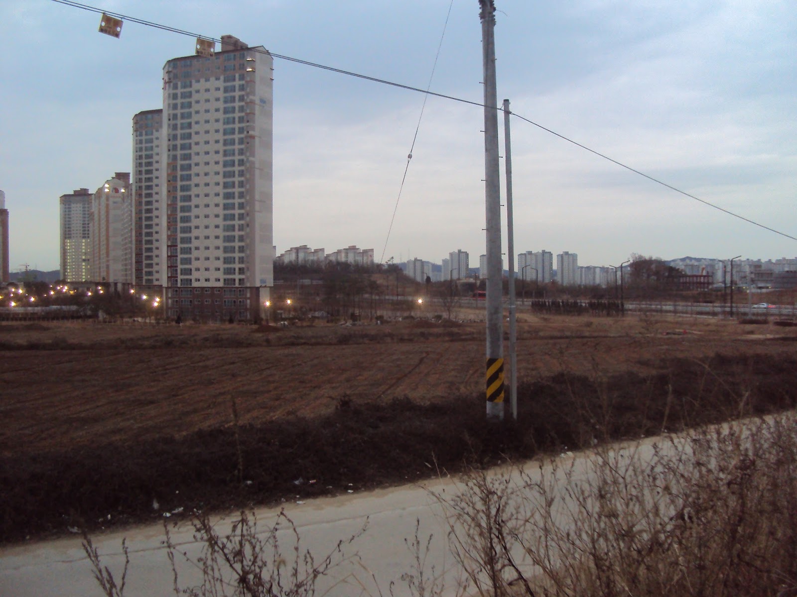 Changes in Pyeongtaek and Hyangnam: 변화(Change.變化.变化) - 향남부영아파트