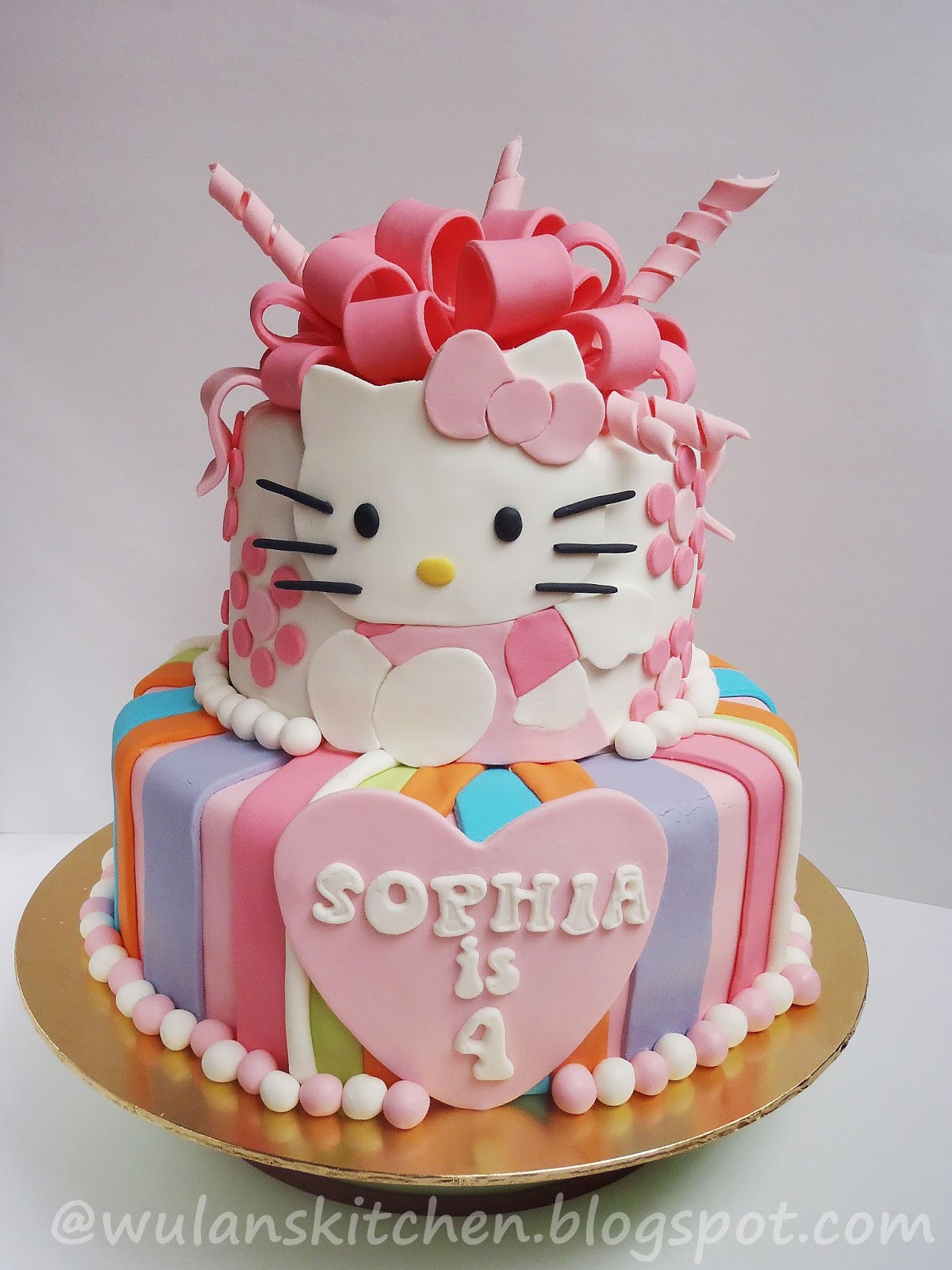 Wu Lan's Kitchen: 2Tier Hello Kitty Cake