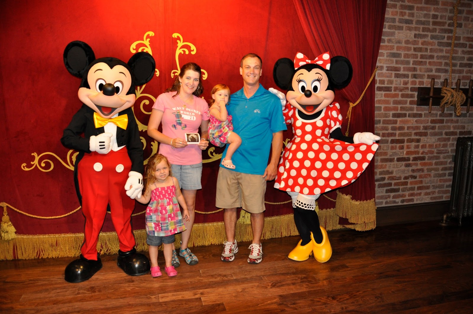 Sharing The Love: great family pics at Disney - Color Coordinate or ...