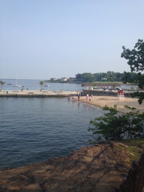 New Rochelle Now: Hudson Park Beach Bar - Waterfront Watering Hole