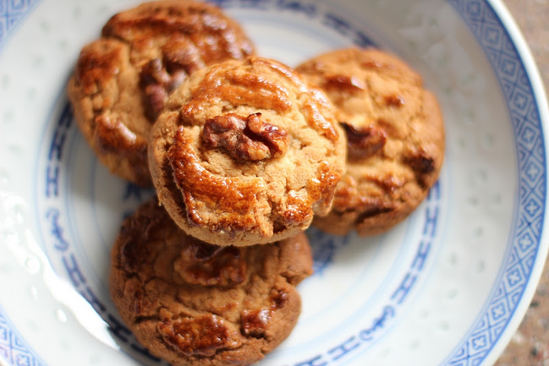 Food Endeavours of the Blue Apocalypse: Chinese Walnut Cookies