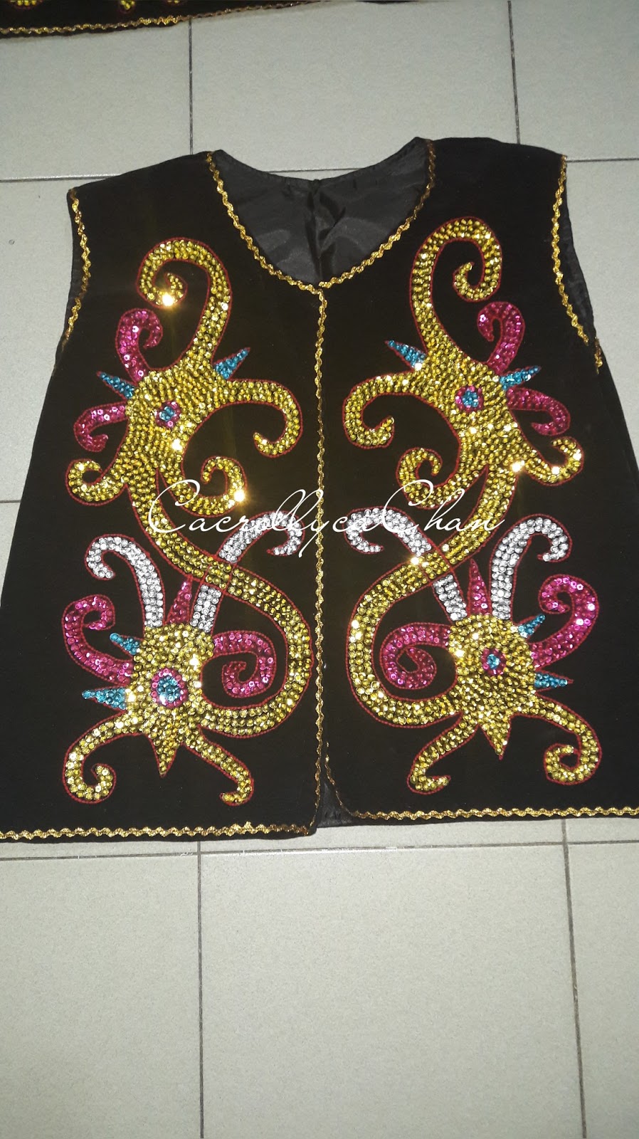 Kraftangan Song Sarawak: Baju Tradisional Kenyah