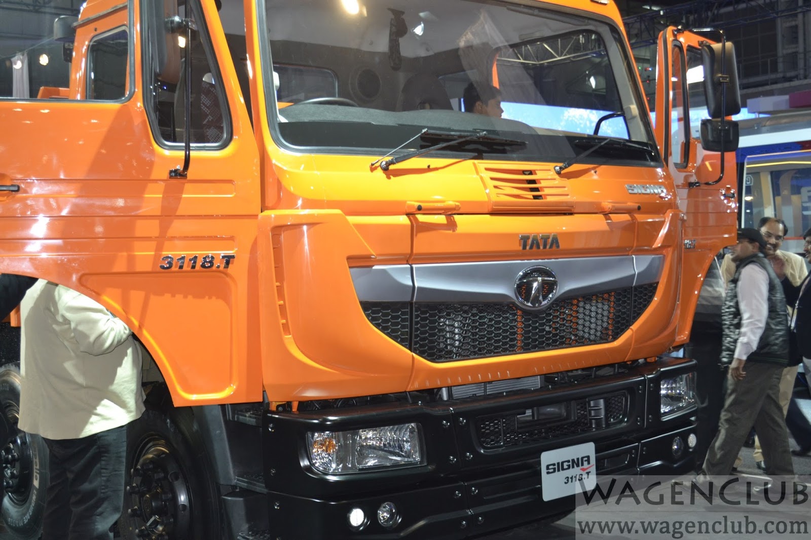 Tata Signa Truck Range (MHCV) - Tech Specifications, Review, Photos