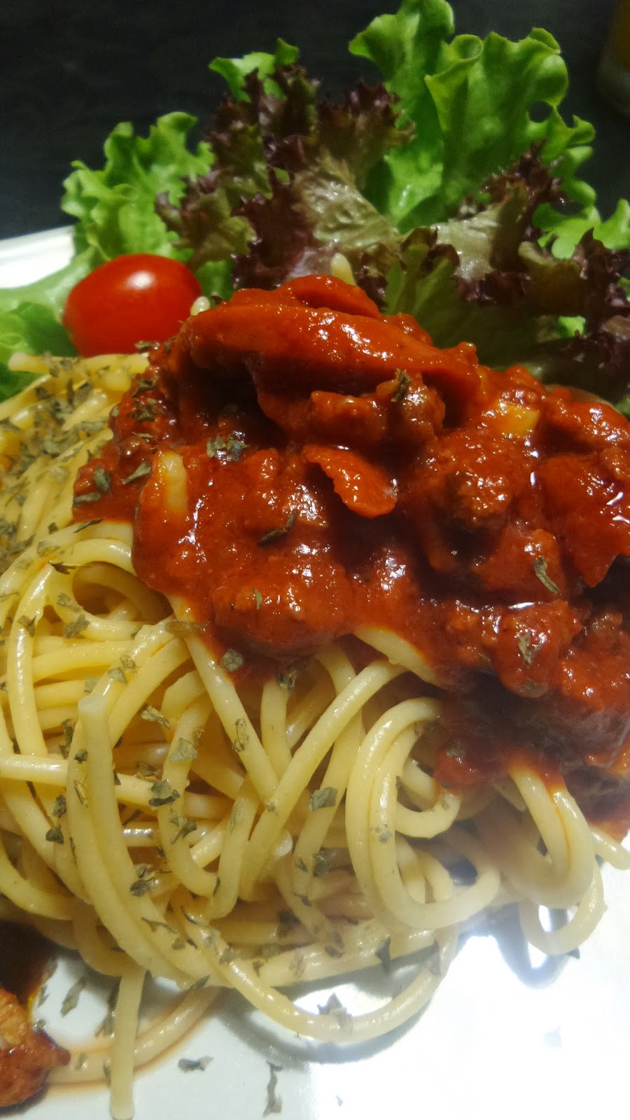 SPAGHETTI BOLOGNESE DAN CHICKEN CHOP TERSEDAP