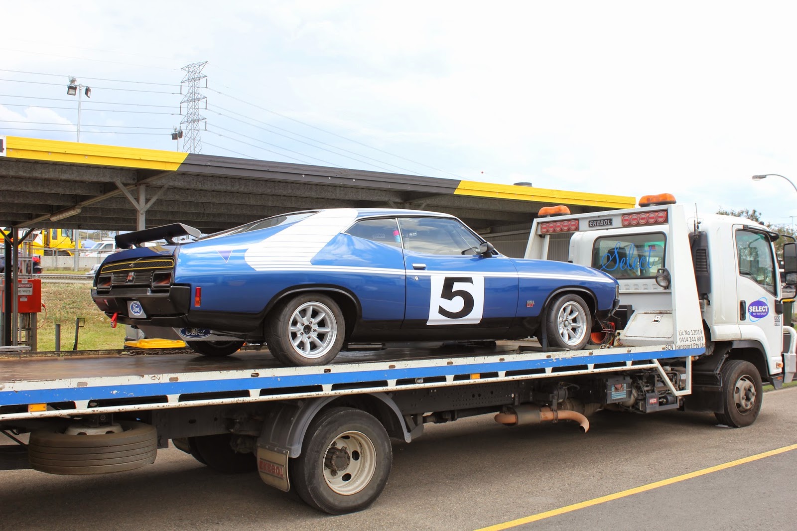 Aussie Old Parked Cars: 1973 Ford XA Falcon GT 351 Hardtop Race Car