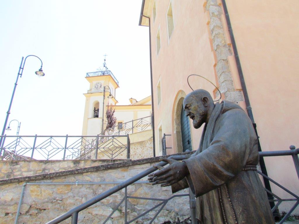 Tabernacoli italiani: Colfelice. San Pio da Pietrelcina