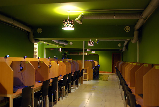 TOKO ONLINE HanTech MADIUN: JASA PEMBUATAN MEJA DAN INTERIOR WARNET DAN ...