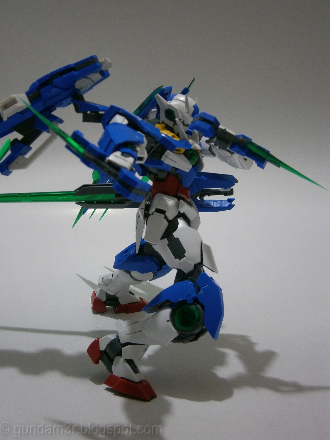 Add On: GN Sword IV Full Saber for Gundam 00 Quanta MG Review Part 2