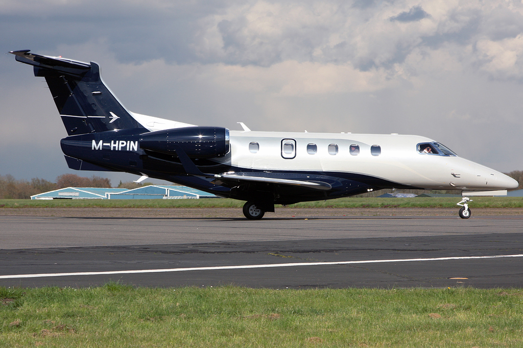 LONDON BIGGIN HILL AIRPORT EGKB/BQH IMAGES by Terry Wade: M-HPIN E55P ...