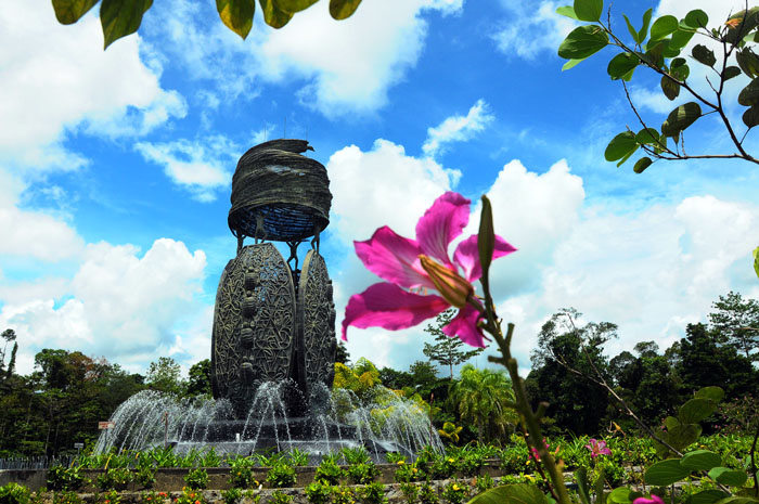 TRANSMIGRANDE: Cerita Sejarah Keluarga Transmigrasi Timika