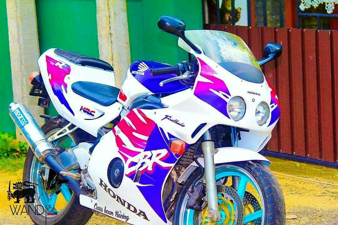 සිලින්ඩර් හතරේ 250 යකඩයා CBR 250 Gullarm - Wandi - වණ්ඩි