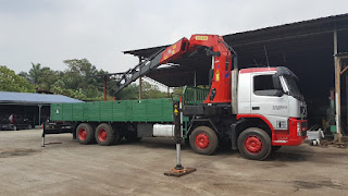 10 Tonne Lorry Crane