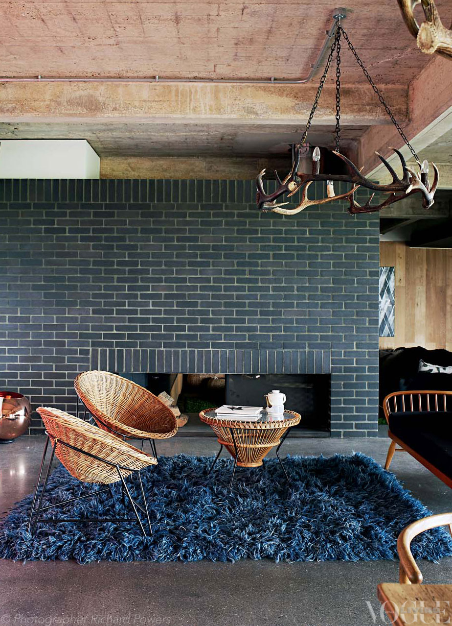 5 Reasons to Love a Dark Grey or Black Fireplace + 10 Dark Fireplaces ...