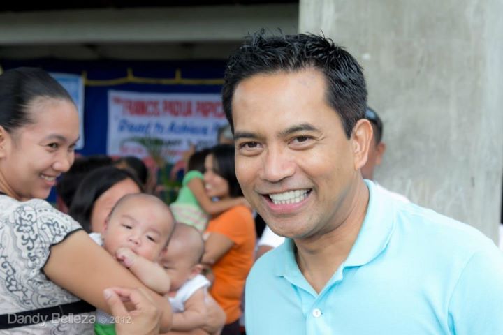 PINAY Corner: PINOY HEROES AWARDED BY TOBLERONE