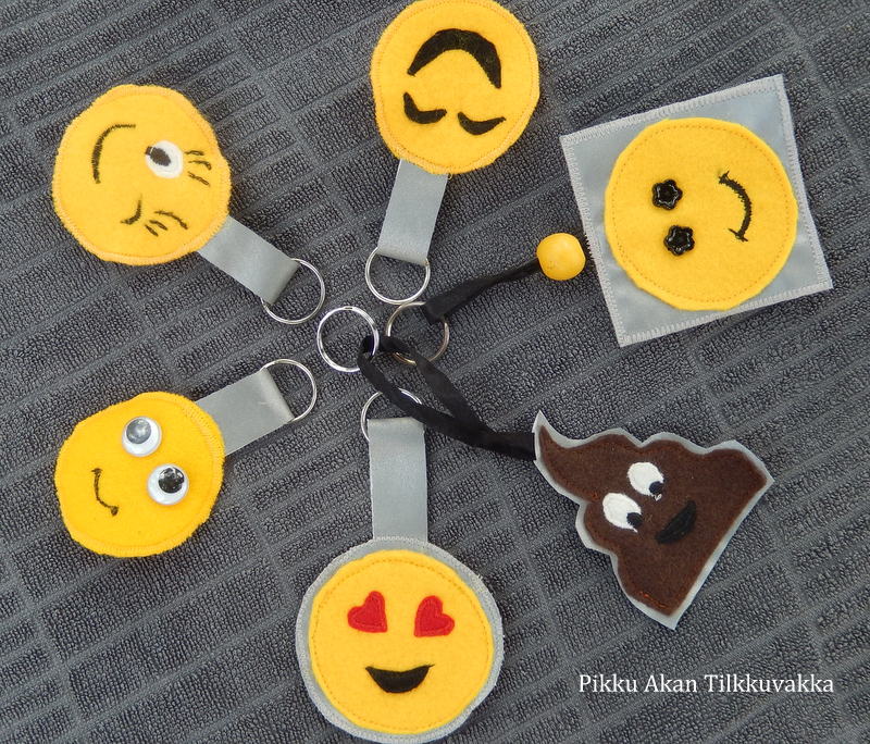 Pikku Akan Tilkkuvakka: Emoji-heijastimia