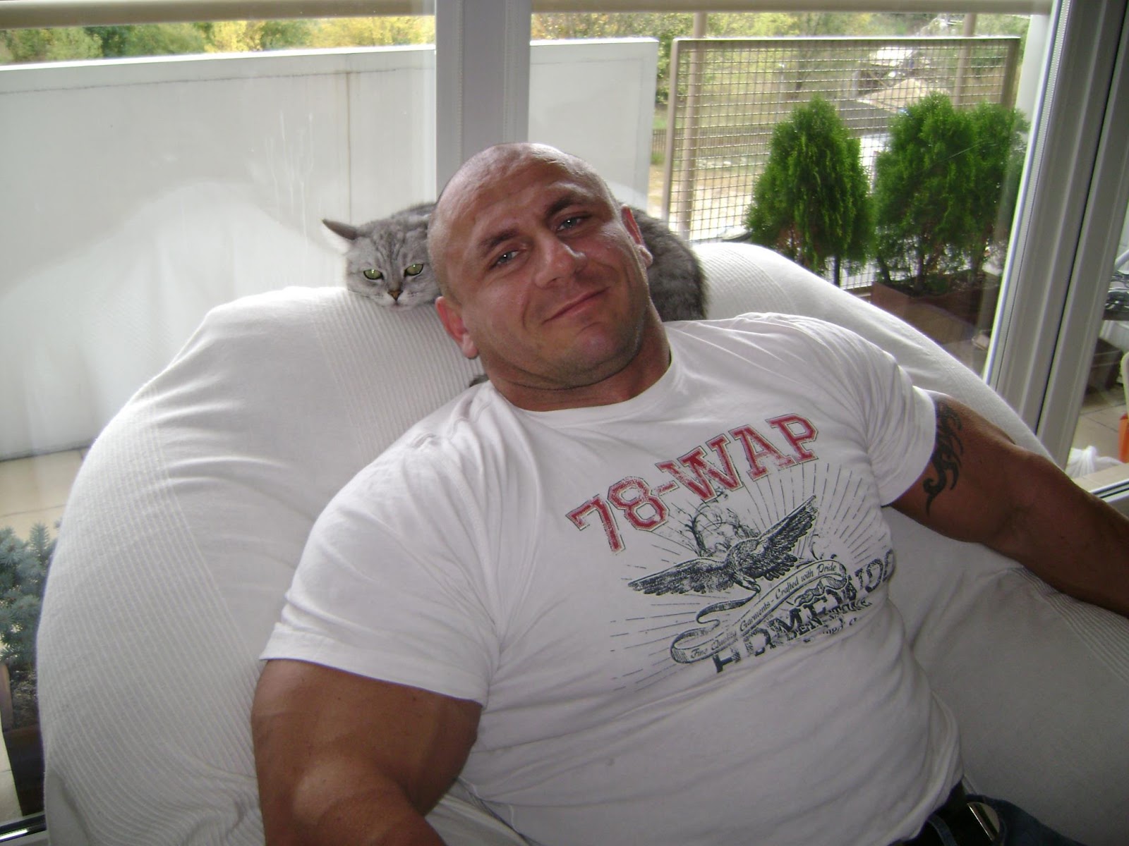 Muscle Lover: Polish strong man Andrzej Zieleniecki