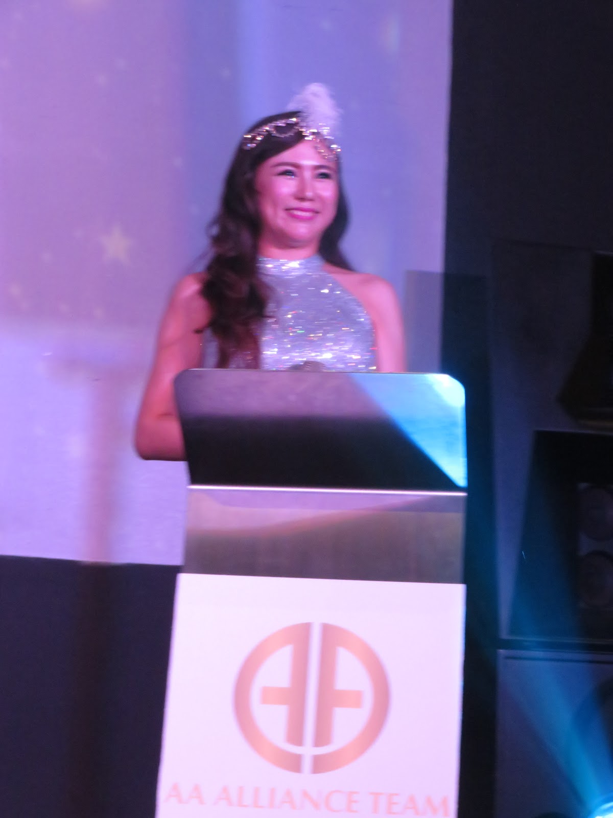 Kee Hua Chee Live!: BEAUTY QUEEN ANNIE LOW, MALAYSIA'S BEST PERFORMING ...