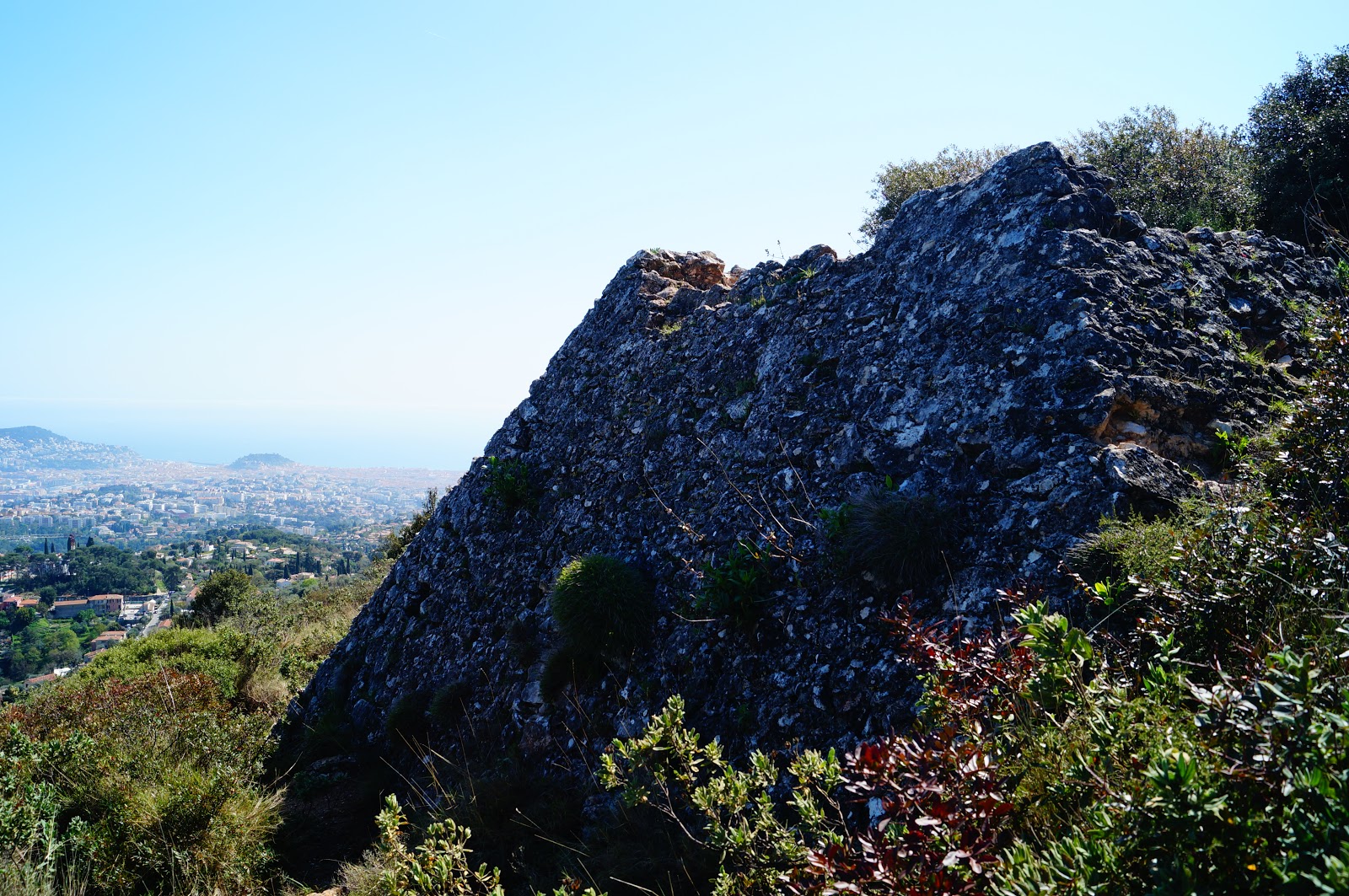 balades en Occitanie et Pays Catalan: La Pyramide de Falicon