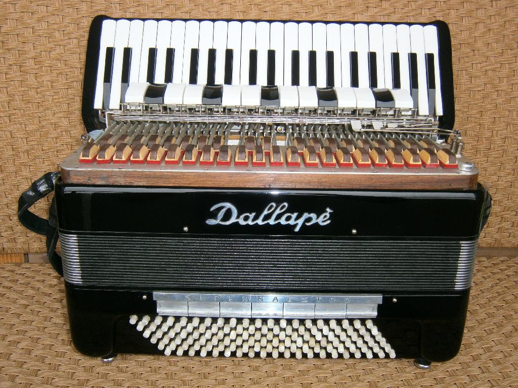 Un blog pour accordeonistes: Dallape Super Maestro