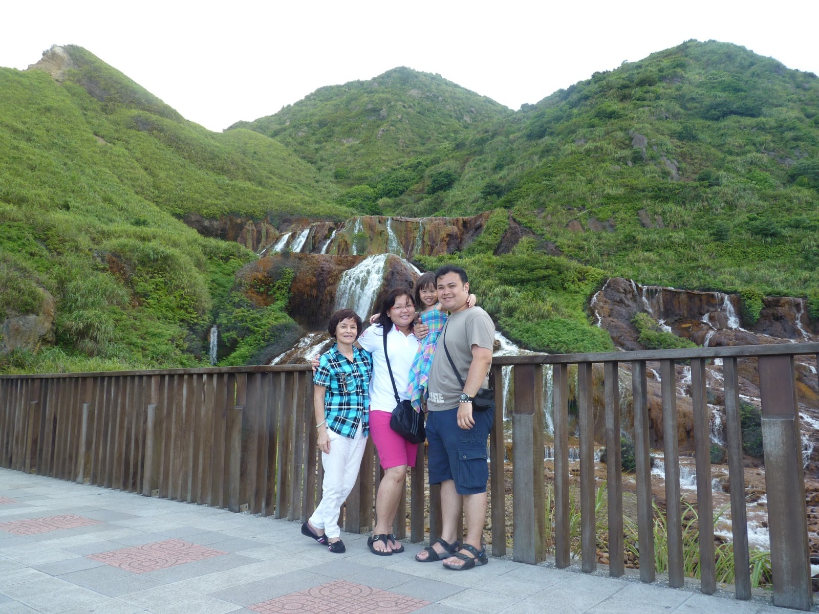 Our Lil BaoBei: Taiwan Day 7: A day trip with Mr Meeky Yang to 野柳 ...
