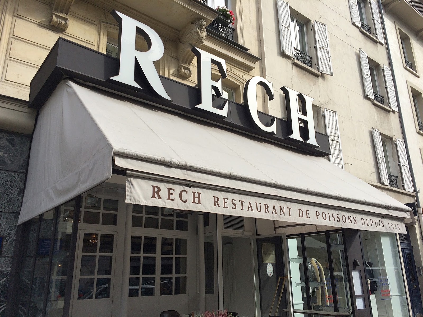Rech Restaurant de Poissons - Paris - Travel is my favorite Sport