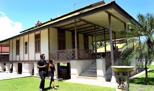 4 Rumah Adat Provinsi Gorontalo