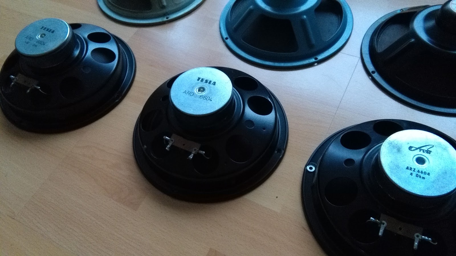 Specialista: REPRODUKTORY TESLA - ŠIROKOPÁSMOVÉ 8"