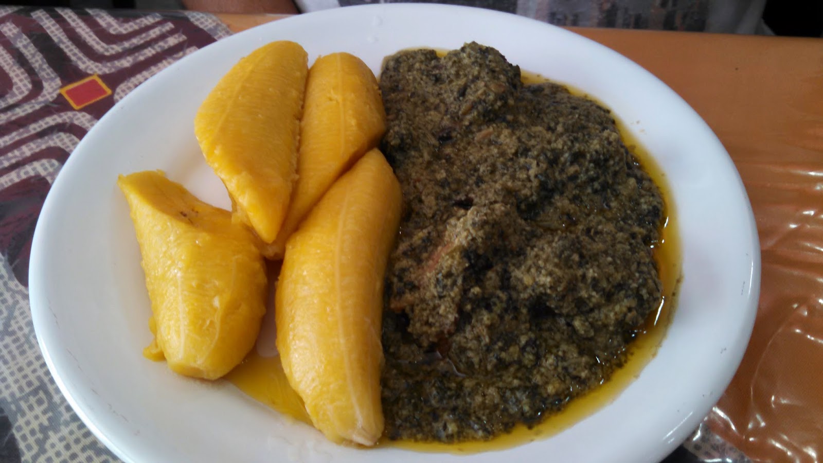 Criticozinha: Biyou'Z Resto Afro