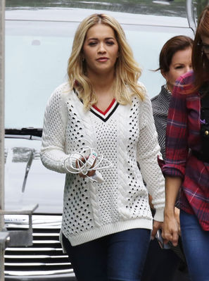 h: June 8th, 2016 - Jamie, Rita, Luke and Marcia on the Set in Vancouver