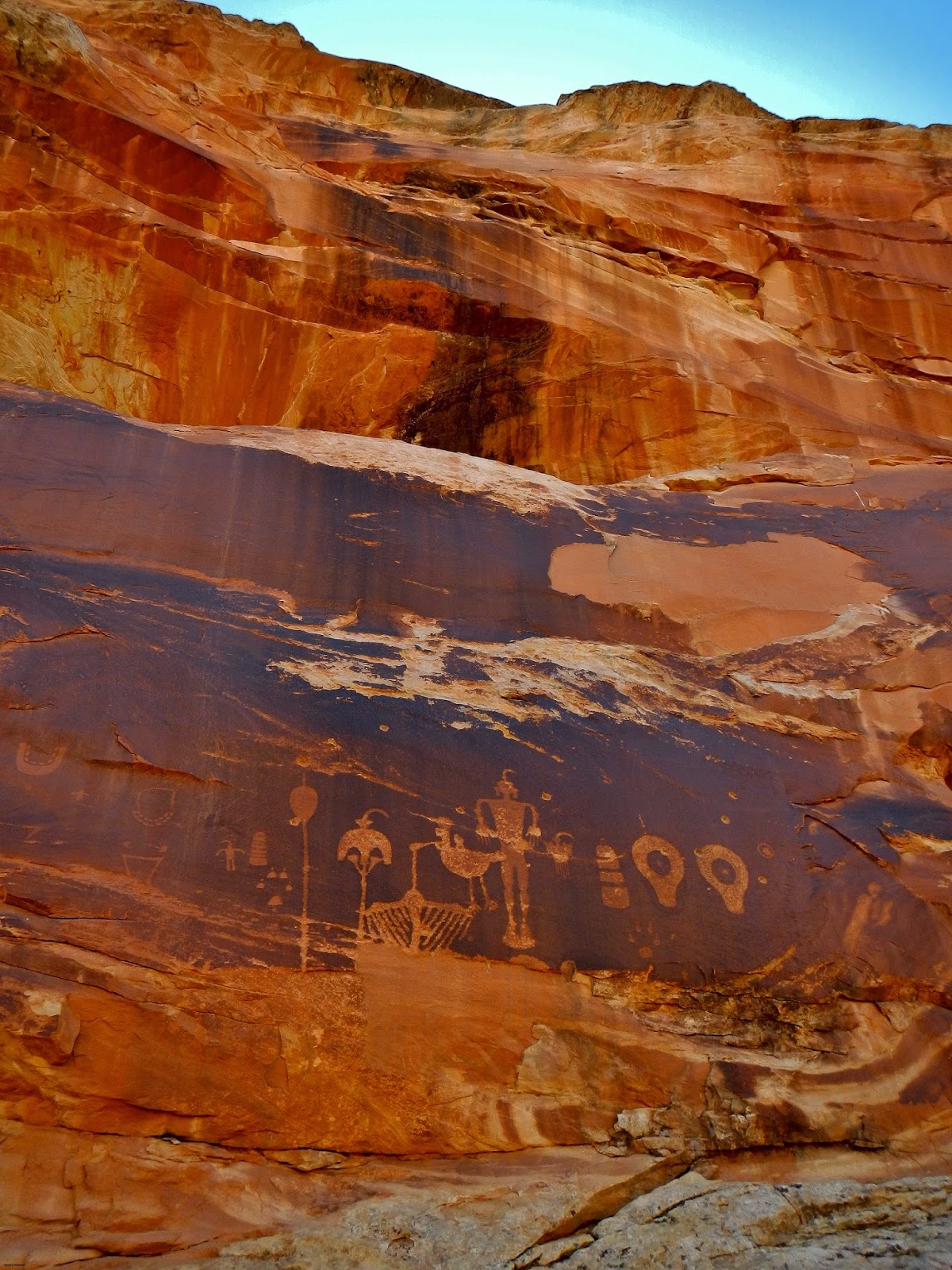 The Southwest Through Wide Brown Eyes: Wolfman Panel and Ruins - Comb ...