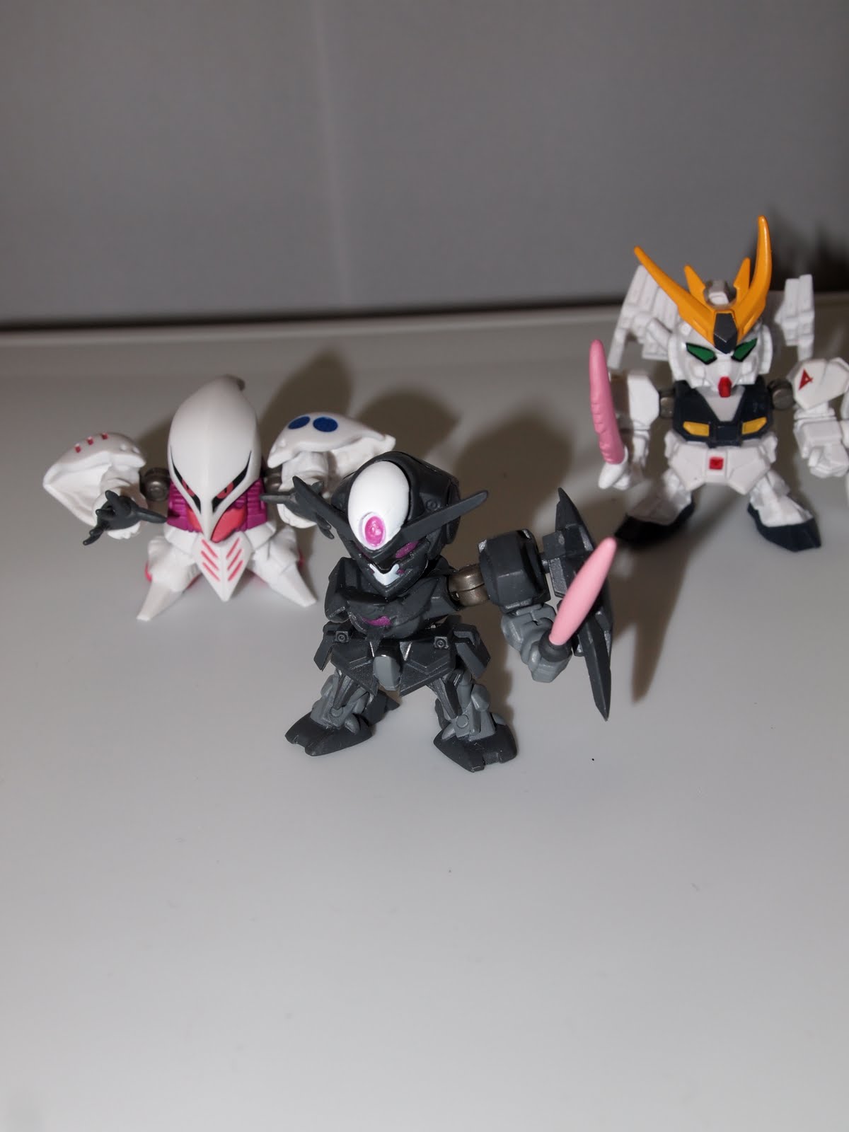 XTO's Box of Toys!!!: Mini Gundam Review