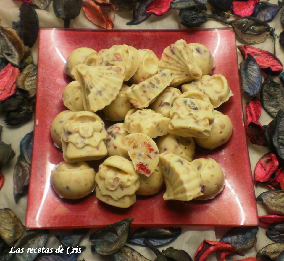Las recetas de Cris: BOMBONES DE CHOCOLATE BLANCO CON FRUTOS ROJOS Y ...