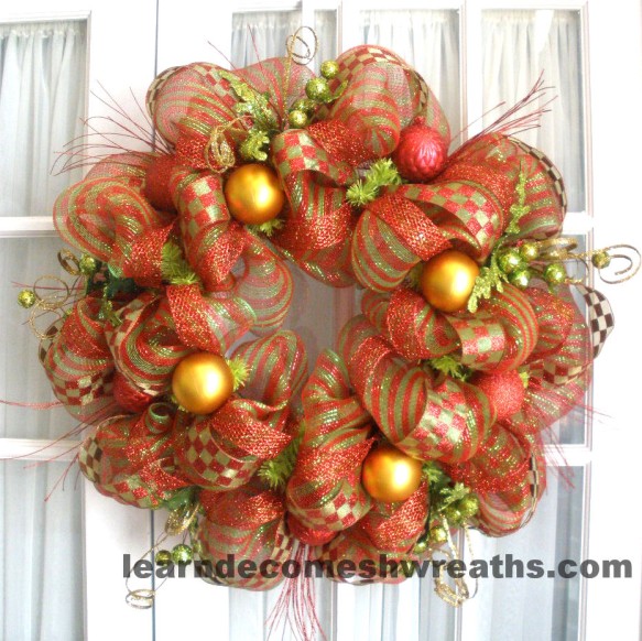 Deco Mesh Wreaths: Holiday Mesh Wreaths How To