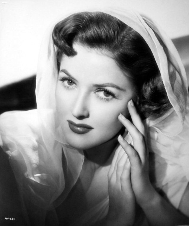 Glamorous Photos of Martha Vickers in the 1940s ~ Vintage Everyday