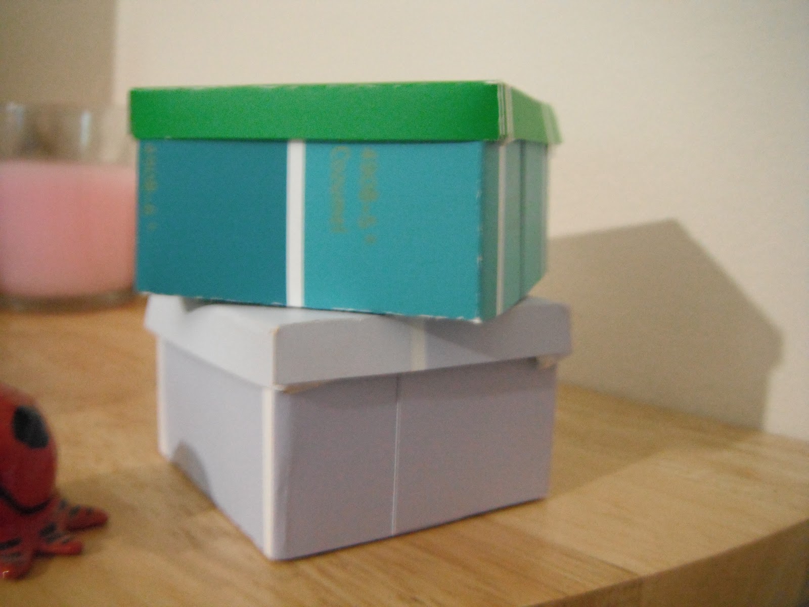 Designs & Decor on a Dime: Paint Chip Card Boxes - Cuuute!!
