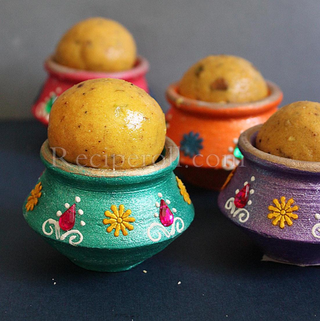 Microwave Besan Ladoo | Easy Besan Laddu - Diwali Sweets